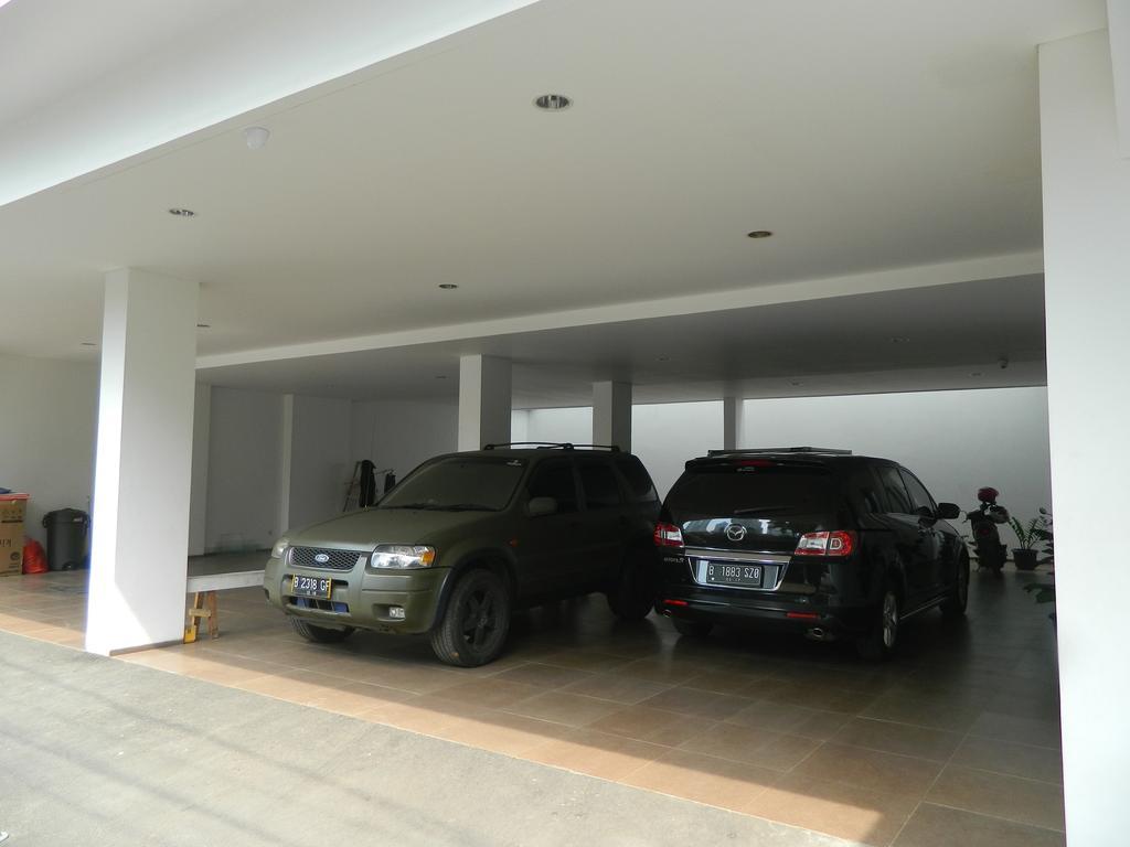 MK HOUSE SCBD PENSIÓN YAKARTA